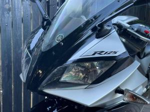 Melns Yamaha YZF 2008 Prienai, ar dzinēja tilpumu 0.13 L un nobraukumu 24 tūkst. km par 1790 €, foto 8 vietnē AUTOMOTO.COM.LV
