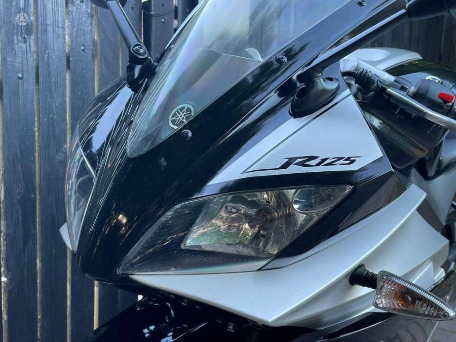 Melns Yamaha YZF 2008 Prienai, ar dzinēja tilpumu 0.13 L un nobraukumu 24 tūkst. km par 1790 €, foto 8 vietnē AUTOMOTO.COM.LV