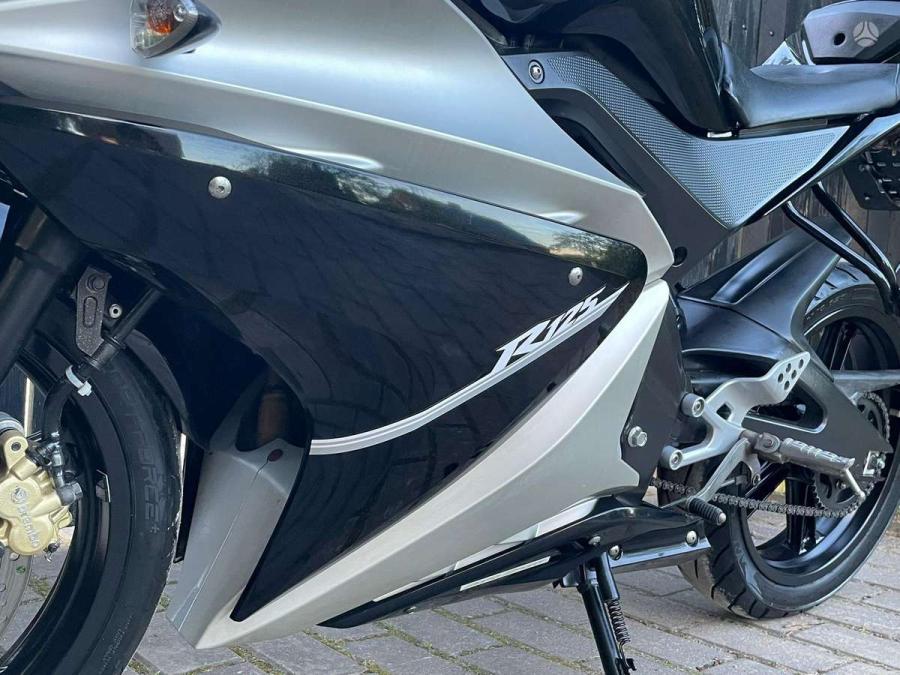 Melns Yamaha YZF 2008 Prienai, ar dzinēja tilpumu 0.13 L un nobraukumu 24 tūkst. km par 1790 €, foto 10 vietnē AUTOMOTO.COM.LV