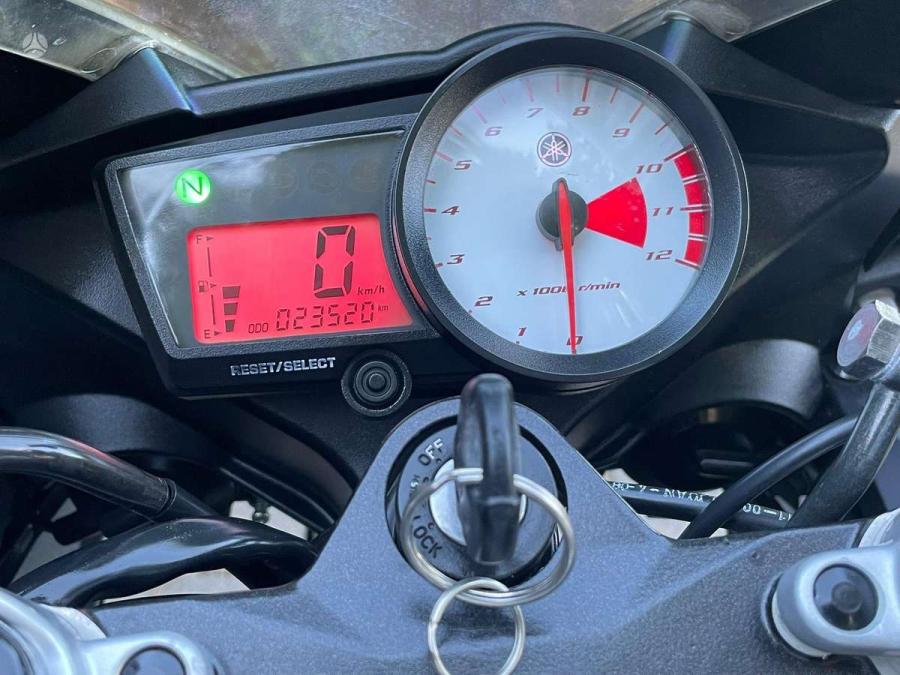 Melns Yamaha YZF 2008 Prienai, ar dzinēja tilpumu 0.13 L un nobraukumu 24 tūkst. km par 1790 €, foto 22 vietnē AUTOMOTO.COM.LV