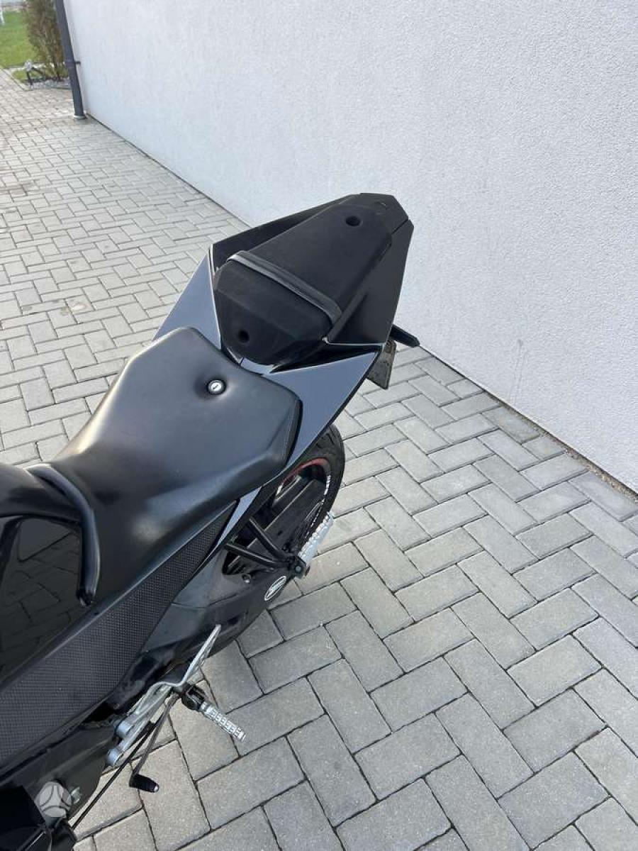 Black Yamaha YZF 2009 in Palanga, with an engine capacity of 0.00 L and mileage of 55 thousand km for 1500 €, photo 9 on AUTOMOTO.COM.LV