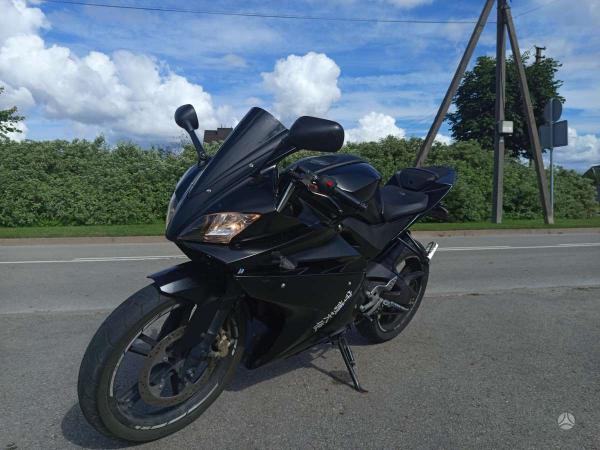 Black Yamaha YZF 2009 in Mazeikiai, with an engine capacity of 0.13 L and mileage of 65 thousand km for 1200 €, photo 1 on AUTOMOTO.COM.LV