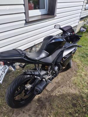 Melns Yamaha YZF 2009 Kauņa, ar dzinēja tilpumu 0.13 L un nobraukumu 25 tūkst. km par 1800 €, foto 4 vietnē AUTOMOTO.COM.LV