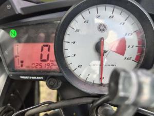 Melns Yamaha YZF 2009 Kauņa, ar dzinēja tilpumu 0.13 L un nobraukumu 25 tūkst. km par 1800 €, foto 9 vietnē AUTOMOTO.COM.LV