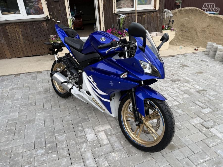 Melns Yamaha YZF 2010 Kauņa, ar dzinēja tilpumu 0.13 L un nobraukumu 23 tūkst. km par 2050 €, foto 1 vietnē AUTOMOTO.COM.LV