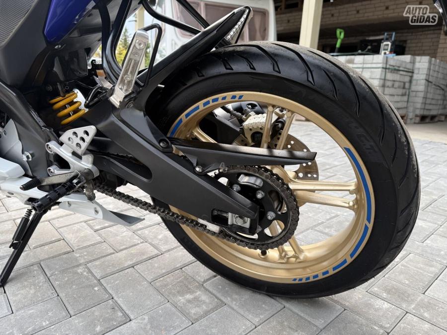 Melns Yamaha YZF 2010 Kauņa, ar dzinēja tilpumu 0.13 L un nobraukumu 23 tūkst. km par 2050 €, foto 7 vietnē AUTOMOTO.COM.LV