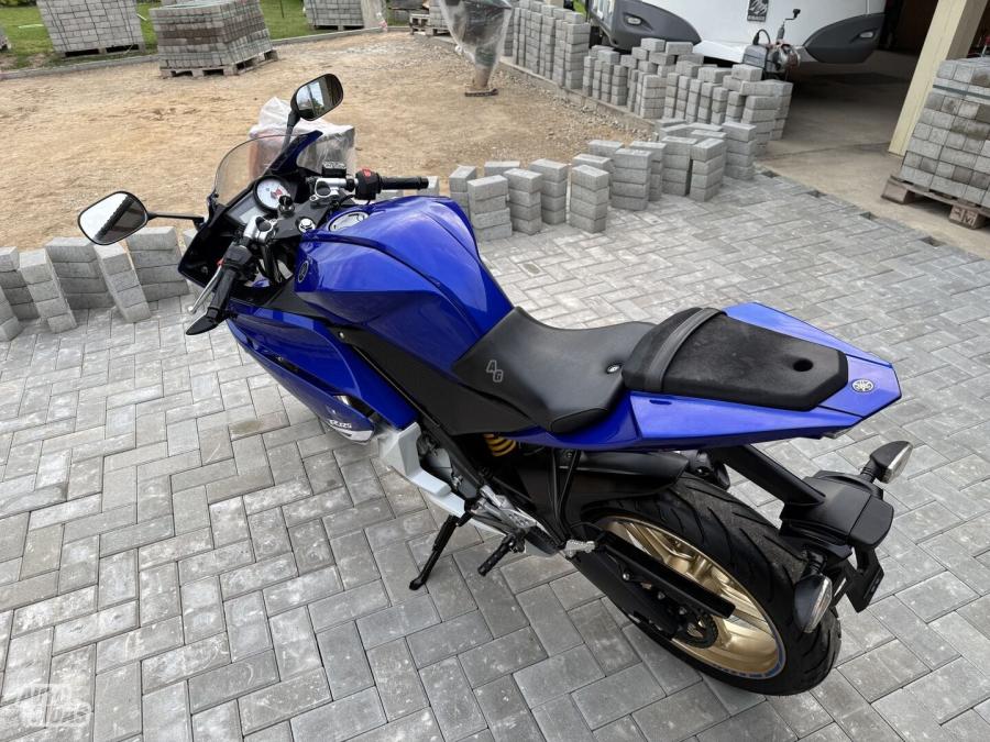 Melns Yamaha YZF 2010 Kauņa, ar dzinēja tilpumu 0.13 L un nobraukumu 23 tūkst. km par 2050 €, foto 13 vietnē AUTOMOTO.COM.LV