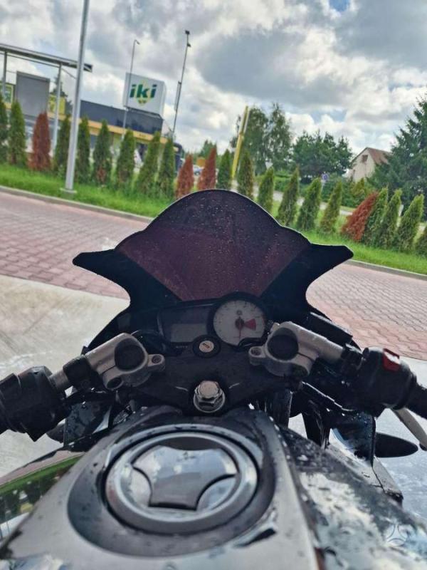Black Yamaha YZF 2010 in Vilnius, with an engine capacity of 0.13 L and mileage of 27 thousand km for 2000 €, photo 2 on AUTOMOTO.COM.LV