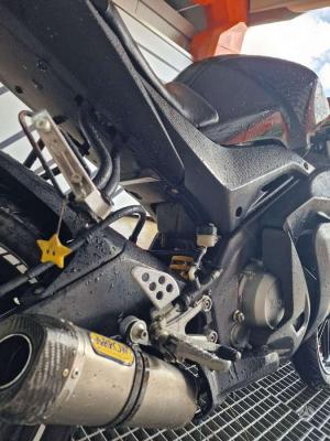 Melns Yamaha YZF 2010 Viļņa, ar dzinēja tilpumu 0.13 L un nobraukumu 27 tūkst. km par 2000 €, foto 17 vietnē AUTOMOTO.COM.LV