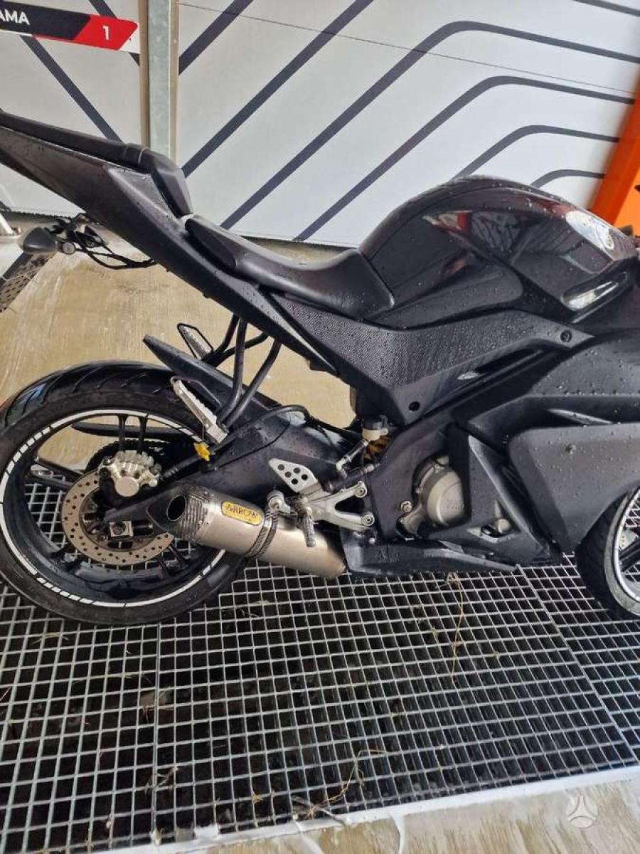 Melns Yamaha YZF 2010 Viļņa, ar dzinēja tilpumu 0.13 L un nobraukumu 27 tūkst. km par 2000 €, foto 19 vietnē AUTOMOTO.COM.LV