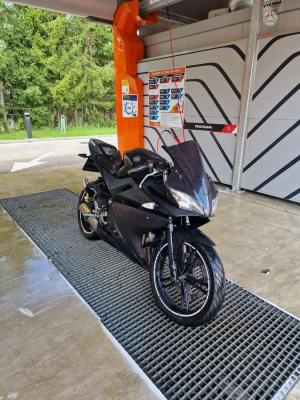 Melns Yamaha YZF 2010 Viļņa, ar dzinēja tilpumu 0.13 L un nobraukumu 27 tūkst. km par 2000 €, foto 20 vietnē AUTOMOTO.COM.LV