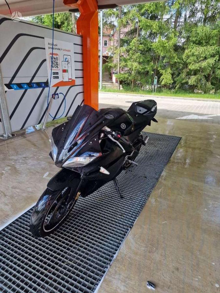 Melns Yamaha YZF 2010 Viļņa, ar dzinēja tilpumu 0.13 L un nobraukumu 27 tūkst. km par 2000 €, foto 22 vietnē AUTOMOTO.COM.LV
