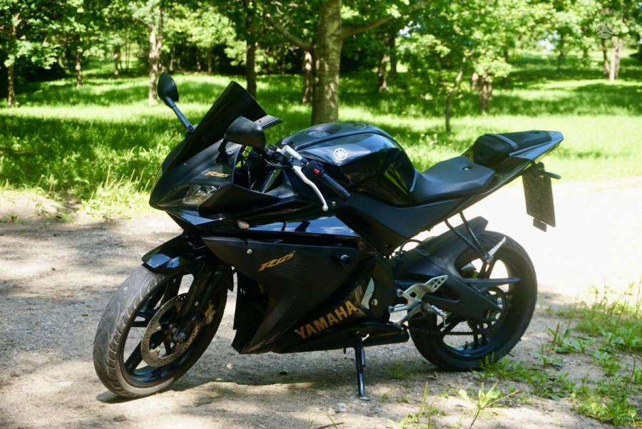 Black Yamaha YZF 2010 in Telschi, with an engine capacity of 0.13 L and mileage of 24 thousand km for 2100 €, photo 4 on AUTOMOTO.COM.LV