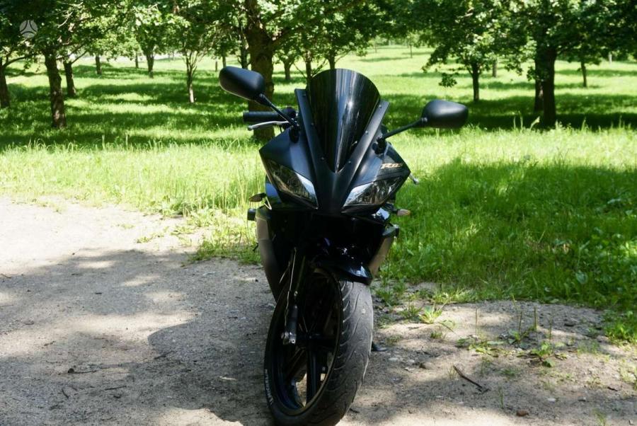 Black Yamaha YZF 2010 in Telschi, with an engine capacity of 0.13 L and mileage of 24 thousand km for 2100 €, photo 6 on AUTOMOTO.COM.LV