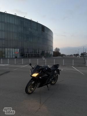 Melns Yamaha YZF 2011 Šauļi, ar dzinēja tilpumu 0.13 L un nobraukumu 0 tūkst. km par 2200 €, foto  vietnē AUTOMOTO.COM.LV