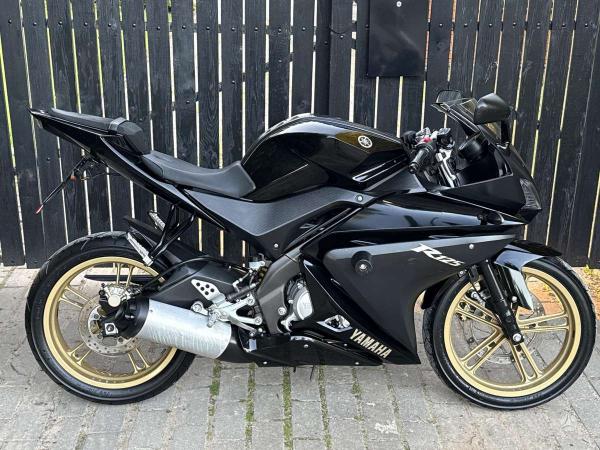 Black Yamaha YZF 2011 in Prienai, with an engine capacity of 0.13 L and mileage of 25 thousand km for 1980 €, photo 3 on AUTOMOTO.COM.LV