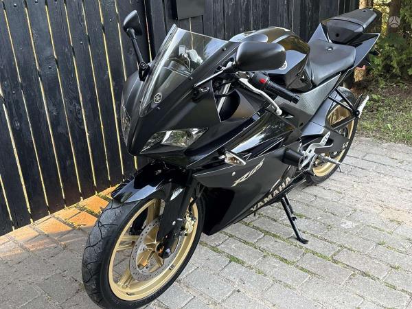 Black Yamaha YZF 2011 in Prienai, with an engine capacity of 0.13 L and mileage of 25 thousand km for 1980 €, photo 6 on AUTOMOTO.COM.LV
