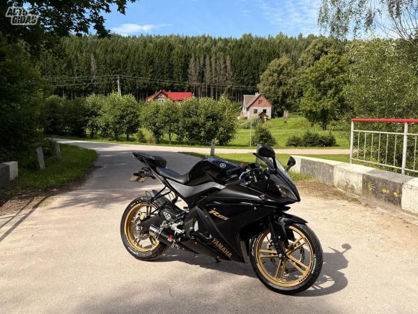 Black Yamaha YZF 2011 in Kretinga, with an engine capacity of 0.13 L and mileage of 39 thousand km for 2250 €, photo 1 on AUTOMOTO.COM.LV