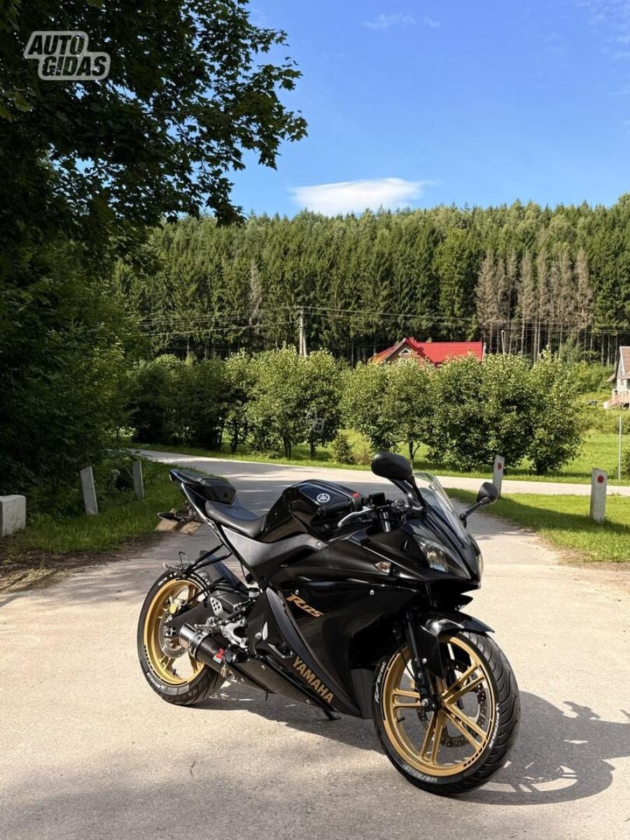 Black Yamaha YZF 2011 in Kretinga, with an engine capacity of 0.13 L and mileage of 39 thousand km for 2250 €, photo 3 on AUTOMOTO.COM.LV