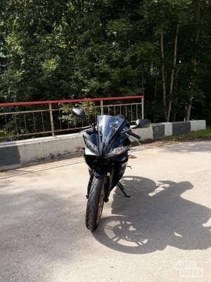Black Yamaha YZF 2011 in Kretinga, with an engine capacity of 0.13 L and mileage of 39 thousand km for 2250 €, photo 5 on AUTOMOTO.COM.LV