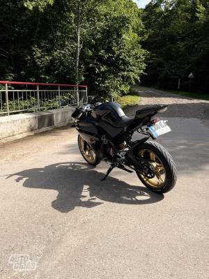 Black Yamaha YZF 2011 in Kretinga, with an engine capacity of 0.13 L and mileage of 39 thousand km for 2250 €, photo 8 on AUTOMOTO.COM.LV