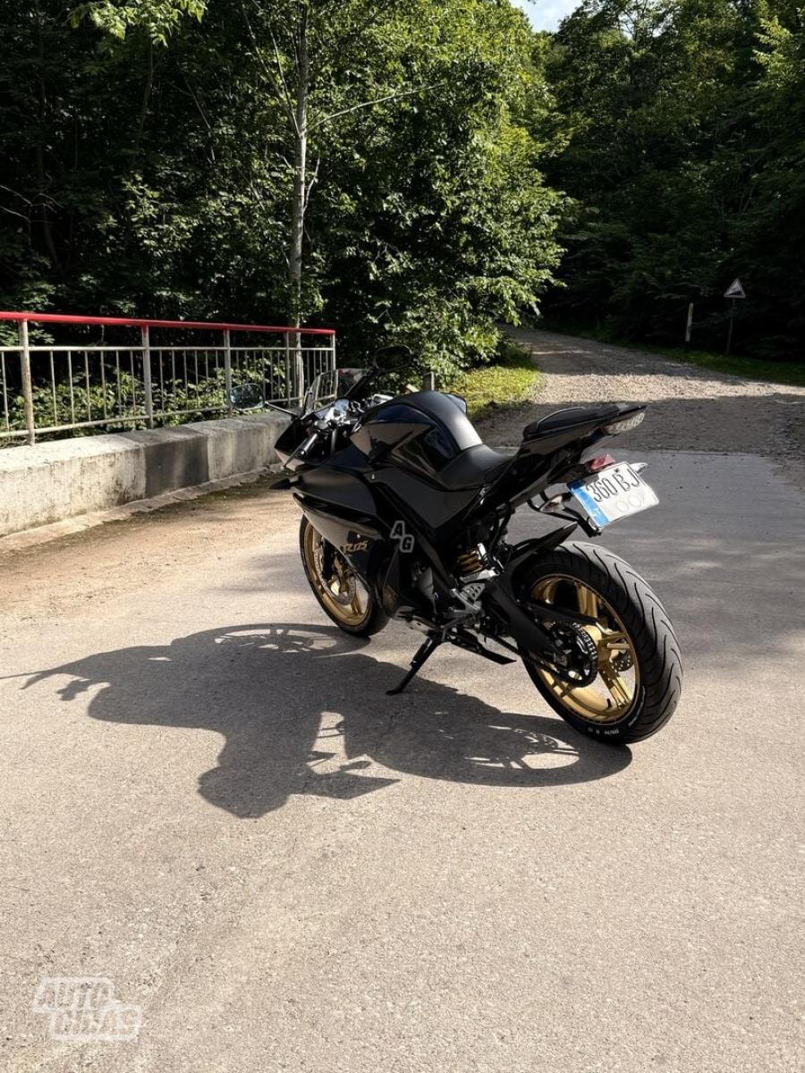 Black Yamaha YZF 2011 in Kretinga, with an engine capacity of 0.13 L and mileage of 39 thousand km for 2250 €, photo 8 on AUTOMOTO.COM.LV