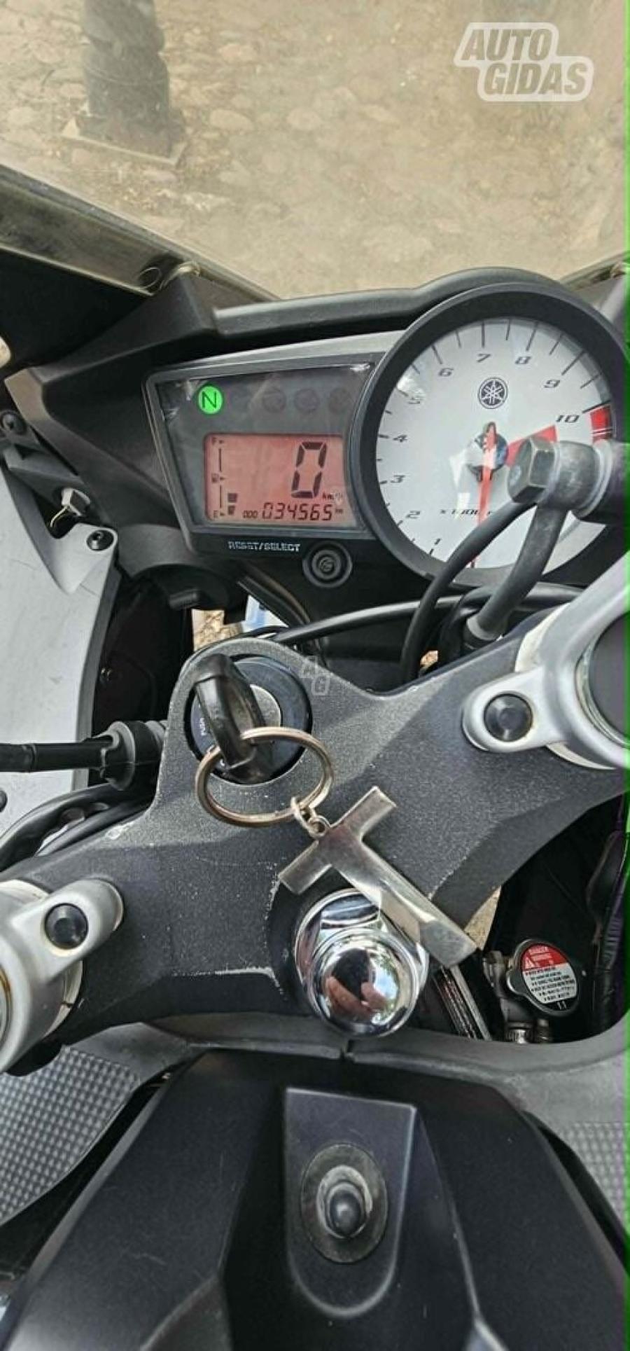 Black Yamaha YZF 2011 in Pakruojis, with an engine capacity of 0.13 L and mileage of 35 thousand km for 1550 €, photo 9 on AUTOMOTO.COM.LV
