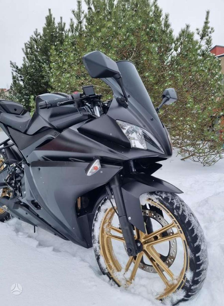 Melns Yamaha YZF 2012 Kauņa, ar dzinēja tilpumu 0.13 L un nobraukumu 31 tūkst. km par 1730 €, foto 2 vietnē AUTOMOTO.COM.LV