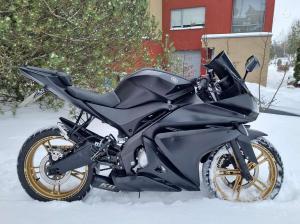 Melns Yamaha YZF 2012 Kauņa, ar dzinēja tilpumu 0.13 L un nobraukumu 31 tūkst. km par 1730 €, foto 4 vietnē AUTOMOTO.COM.LV
