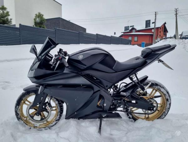 Black Yamaha YZF 2012 in Kaunas, with an engine capacity of 0.13 L and mileage of 31 thousand km for 1730 €, photo 5 on AUTOMOTO.COM.LV