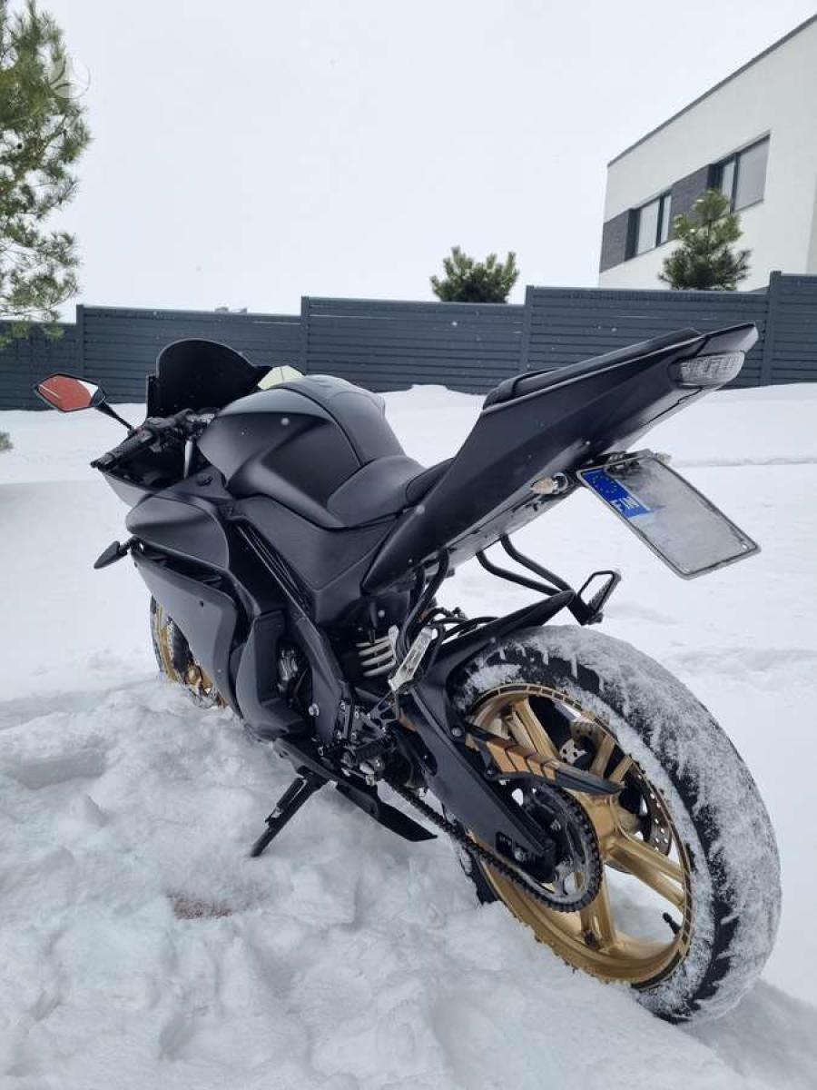Melns Yamaha YZF 2012 Kauņa, ar dzinēja tilpumu 0.13 L un nobraukumu 31 tūkst. km par 1730 €, foto 7 vietnē AUTOMOTO.COM.LV