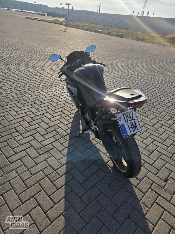 Melns Yamaha YZF 2012 Klaipėda, ar dzinēja tilpumu 0.13 L un nobraukumu 46 tūkst. km par 1800 €, foto 2 vietnē AUTOMOTO.COM.LV
