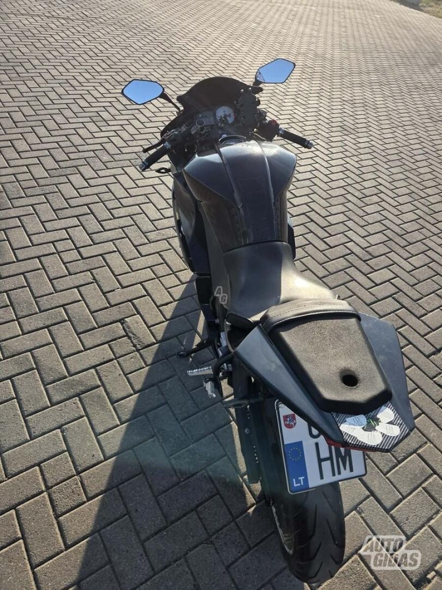 Melns Yamaha YZF 2012 Klaipėda, ar dzinēja tilpumu 0.13 L un nobraukumu 46 tūkst. km par 1800 €, foto 4 vietnē AUTOMOTO.COM.LV