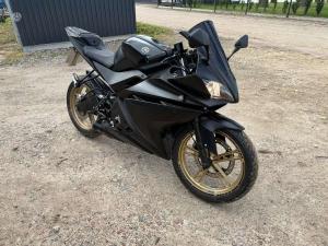 Black Yamaha YZF 2012 in Marijampole, with an engine capacity of 0.13 L and mileage of 31 thousand km for 1350 €, photo  on AUTOMOTO.COM.LV