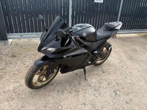 Black Yamaha YZF 2012 in Marijampole, with an engine capacity of 0.13 L and mileage of 31 thousand km for 1350 €, photo 3 on AUTOMOTO.COM.LV
