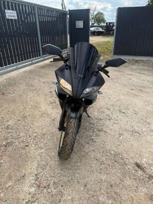 Black Yamaha YZF 2012 in Marijampole, with an engine capacity of 0.13 L and mileage of 31 thousand km for 1350 €, photo 4 on AUTOMOTO.COM.LV