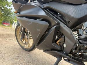 Black Yamaha YZF 2012 in Marijampole, with an engine capacity of 0.13 L and mileage of 31 thousand km for 1350 €, photo 10 on AUTOMOTO.COM.LV