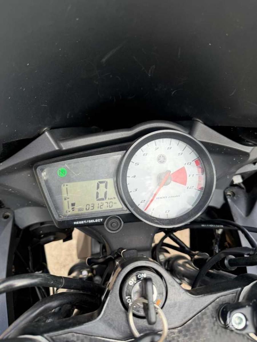 Black Yamaha YZF 2012 in Marijampole, with an engine capacity of 0.13 L and mileage of 31 thousand km for 1350 €, photo 11 on AUTOMOTO.COM.LV