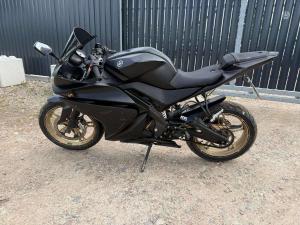 Black Yamaha YZF 2012 in Marijampole, with an engine capacity of 0.13 L and mileage of 31 thousand km for 1250 €, photo 10 on AUTOMOTO.COM.LV