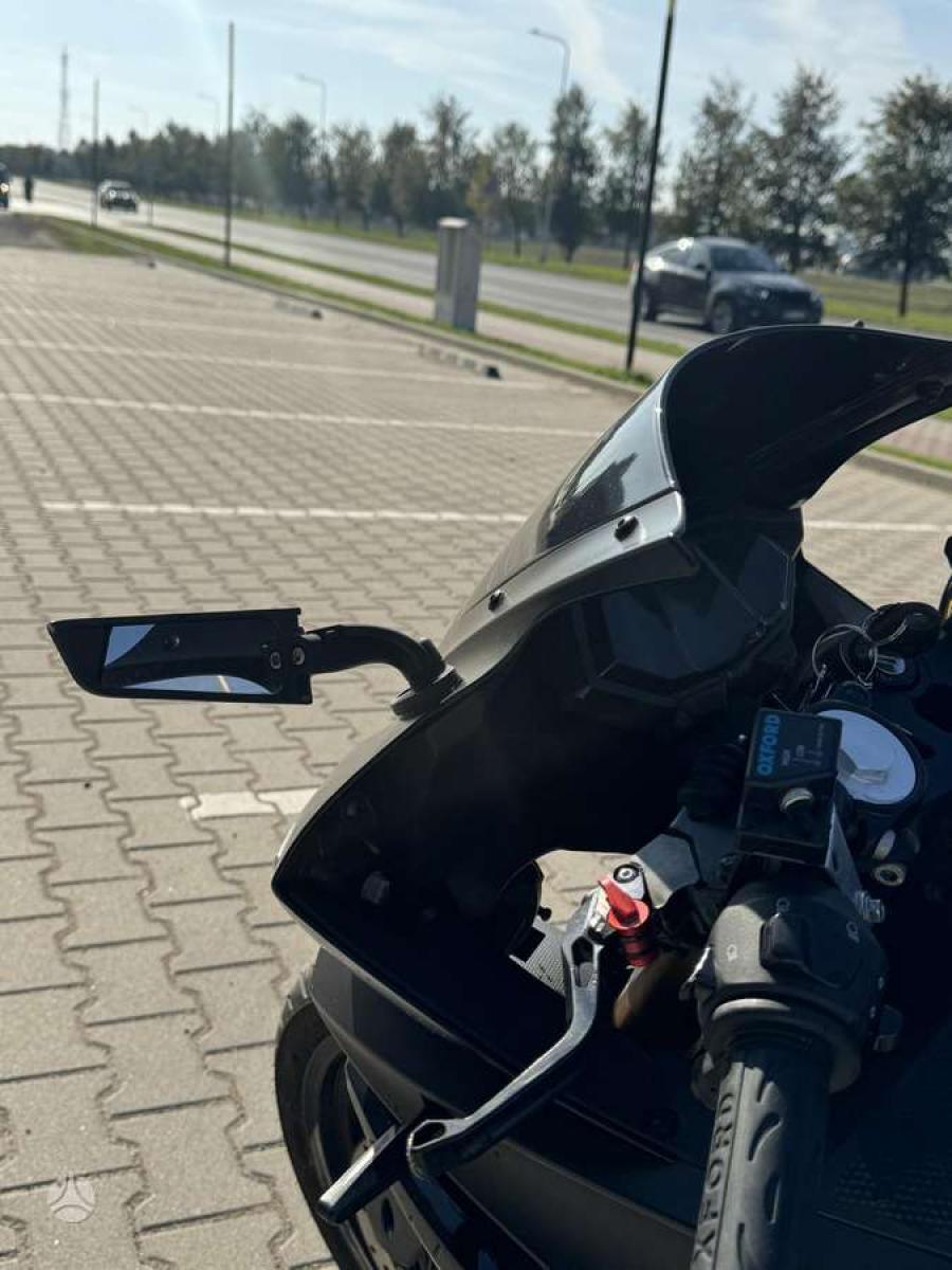 Melns Yamaha YZF 2017 Panevēža, ar dzinēja tilpumu 0.13 L un nobraukumu 42 tūkst. km par 3100 €, foto 9 vietnē AUTOMOTO.COM.LV
