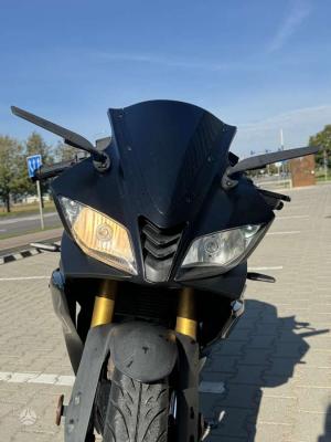 Melns Yamaha YZF 2017 Panevēža, ar dzinēja tilpumu 0.13 L un nobraukumu 42 tūkst. km par 3100 €, foto 14 vietnē AUTOMOTO.COM.LV