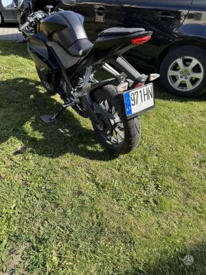 Melns Yamaha YZF 2017 Palanga, ar dzinēja tilpumu 0.13 L un nobraukumu 44 tūkst. km par 2800 €, foto 4 vietnē AUTOMOTO.COM.LV