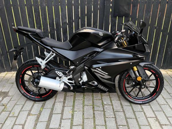 Melns Yamaha YZF 2018 Prienai, ar dzinēja tilpumu 0.13 L un nobraukumu 18 tūkst. km par 2750 €, foto 2 vietnē AUTOMOTO.COM.LV