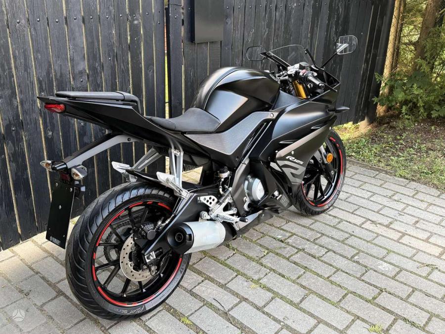 Melns Yamaha YZF 2018 Prienai, ar dzinēja tilpumu 0.13 L un nobraukumu 18 tūkst. km par 2750 €, foto 4 vietnē AUTOMOTO.COM.LV