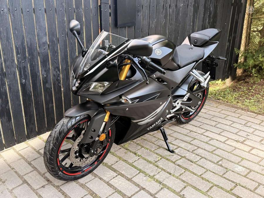 Melns Yamaha YZF 2018 Prienai, ar dzinēja tilpumu 0.13 L un nobraukumu 18 tūkst. km par 2750 €, foto 11 vietnē AUTOMOTO.COM.LV