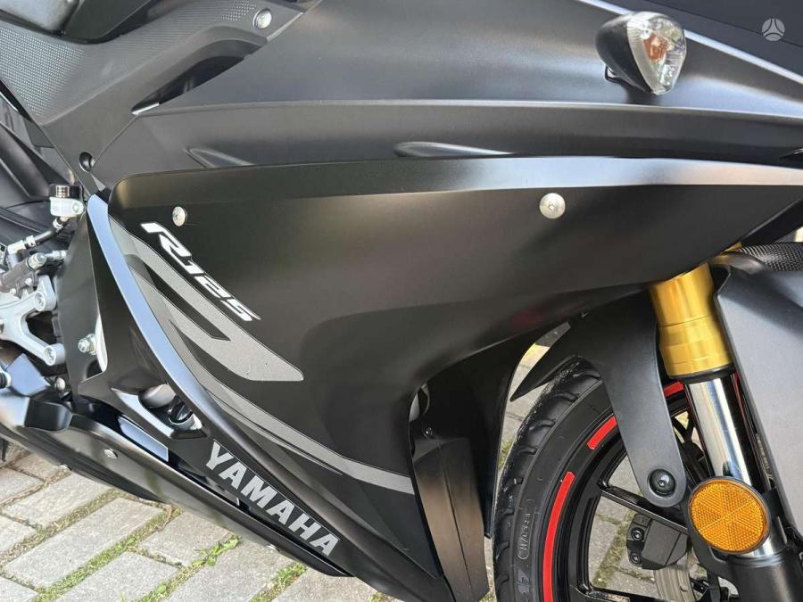 Melns Yamaha YZF 2018 Prienai, ar dzinēja tilpumu 0.13 L un nobraukumu 18 tūkst. km par 2750 €, foto 12 vietnē AUTOMOTO.COM.LV