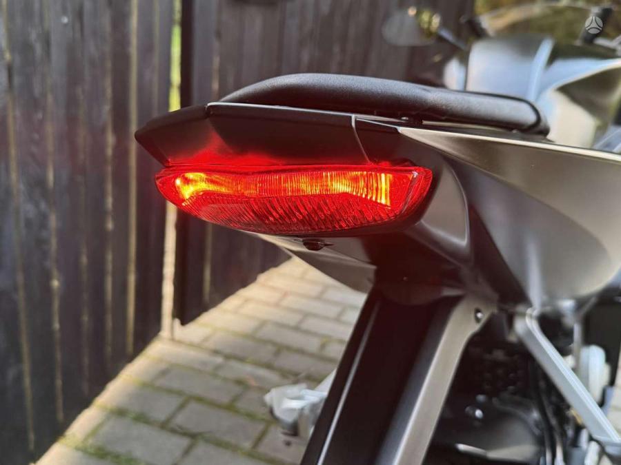 Melns Yamaha YZF 2018 Prienai, ar dzinēja tilpumu 0.13 L un nobraukumu 18 tūkst. km par 2750 €, foto 15 vietnē AUTOMOTO.COM.LV