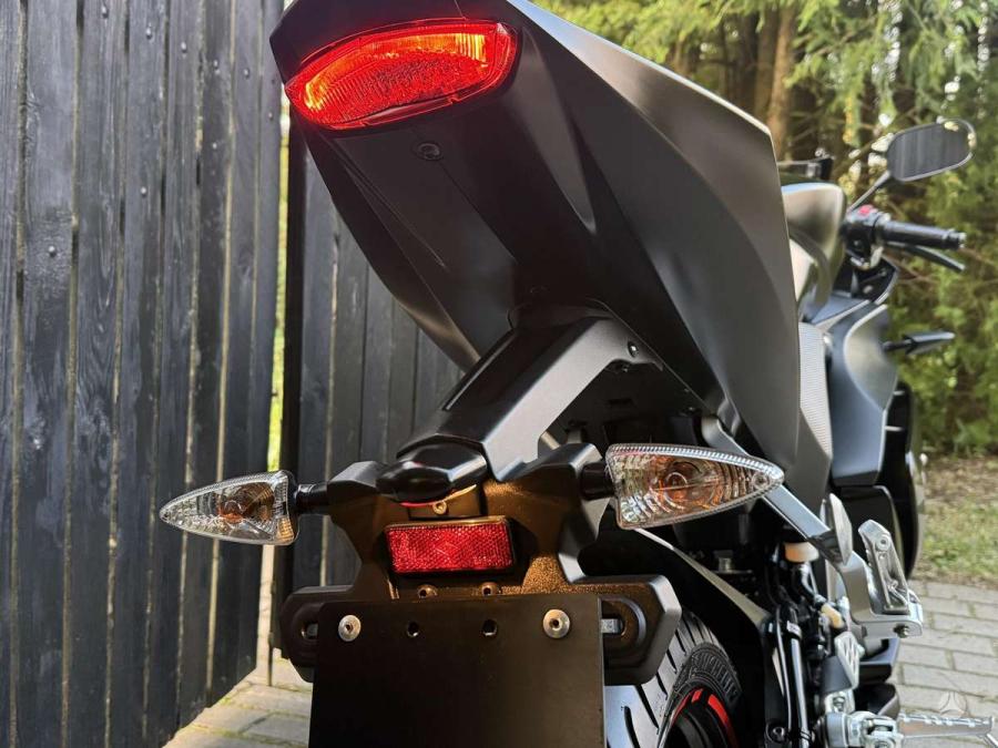 Melns Yamaha YZF 2018 Prienai, ar dzinēja tilpumu 0.13 L un nobraukumu 18 tūkst. km par 2750 €, foto 17 vietnē AUTOMOTO.COM.LV