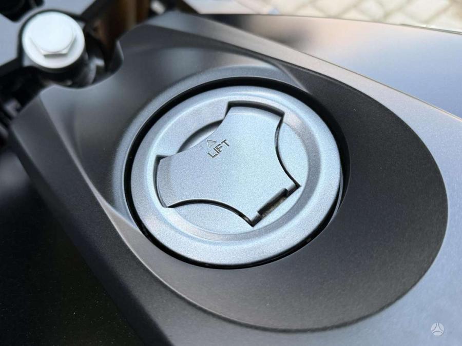 Melns Yamaha YZF 2018 Prienai, ar dzinēja tilpumu 0.13 L un nobraukumu 18 tūkst. km par 2750 €, foto 21 vietnē AUTOMOTO.COM.LV