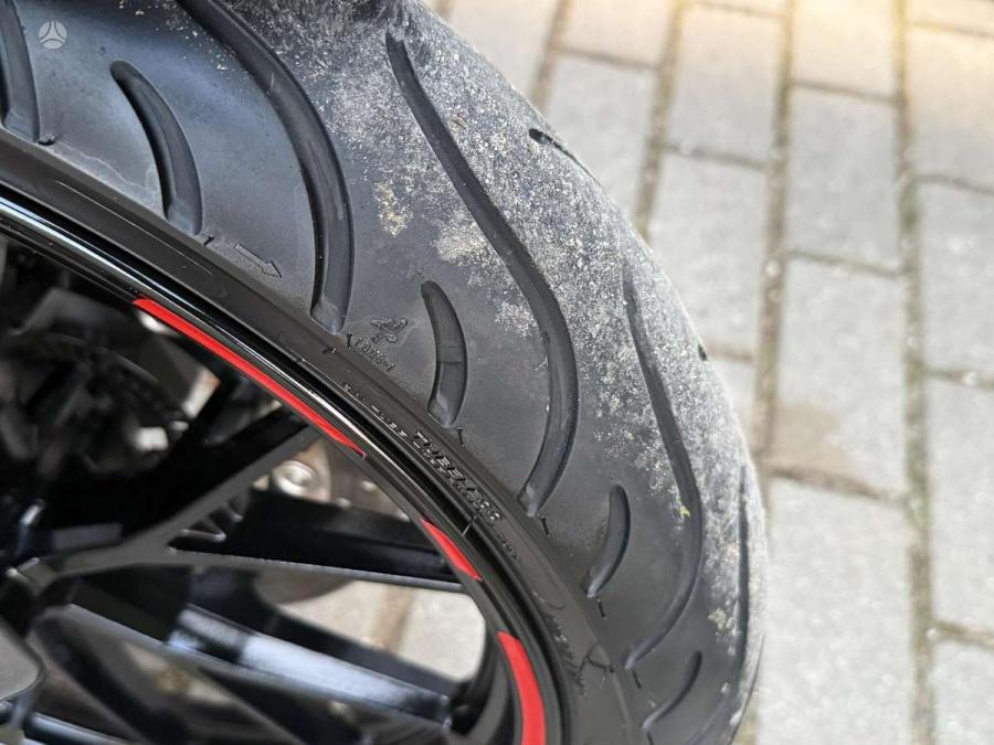 Melns Yamaha YZF 2018 Prienai, ar dzinēja tilpumu 0.13 L un nobraukumu 18 tūkst. km par 2750 €, foto 28 vietnē AUTOMOTO.COM.LV